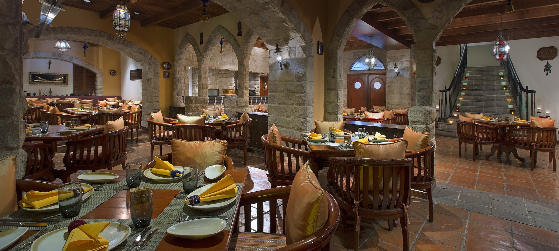 Home [www.alnafourarestaurant.com]